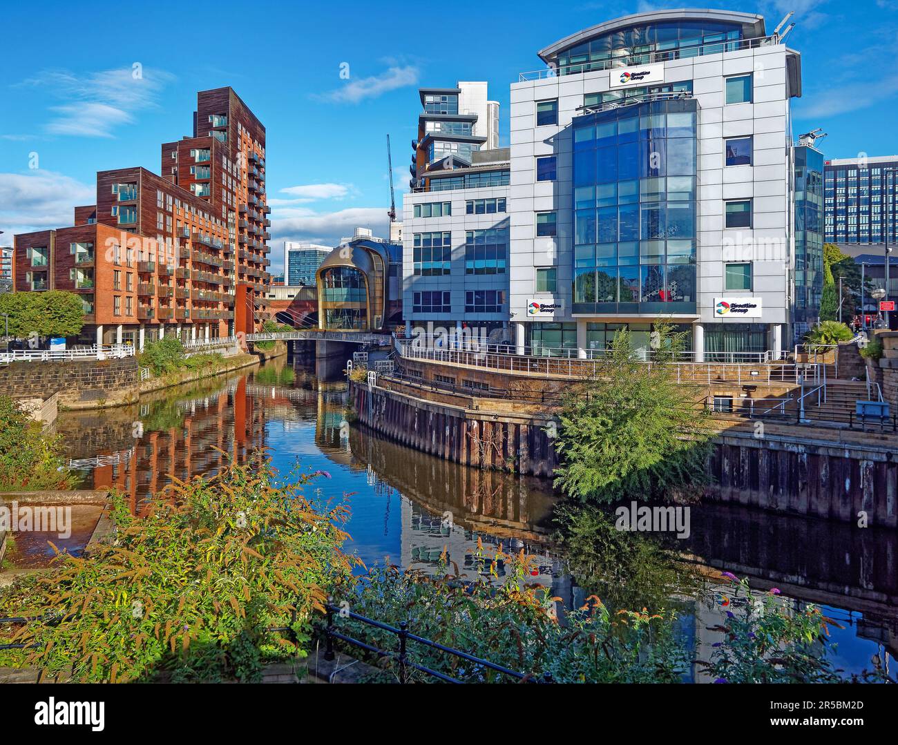 UK, West Yorkshire, Leeds, River Aire at Watermans Place with South ...