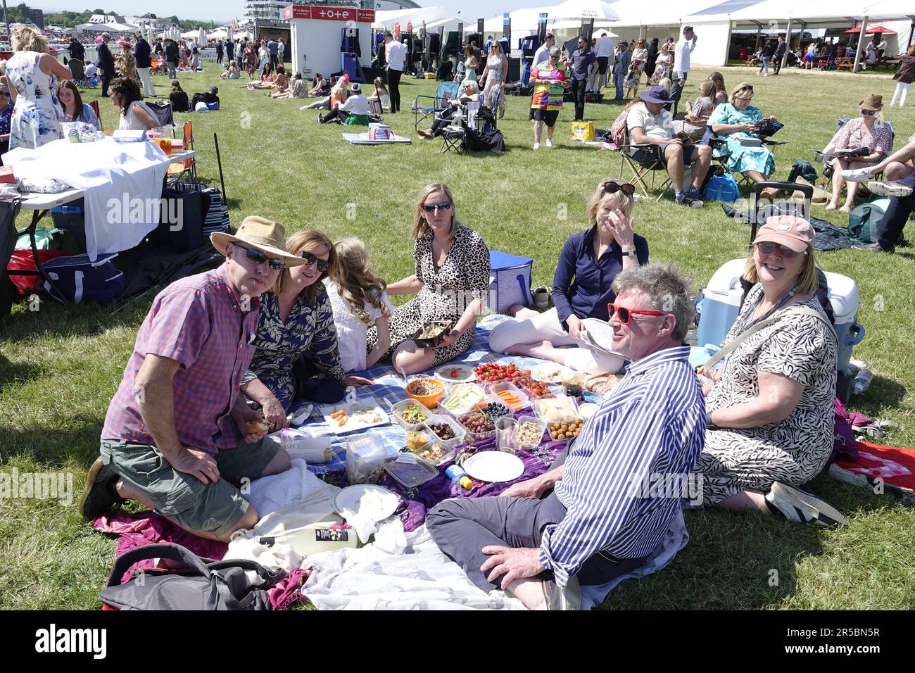 Epsom, Surrey, UK. 2nd June, 2023. Scenes at the Betfred Oaks, during ...