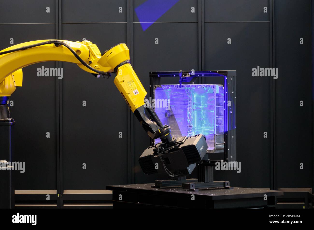 High tech simulation hi-res stock photography and images - Alamy