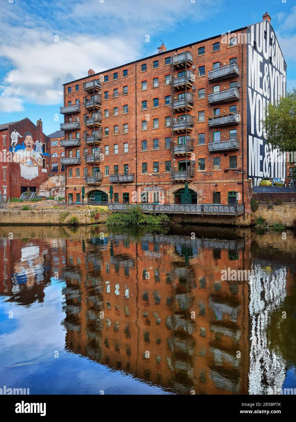 UK, West Yorkshire, Leeds, River Aire at Calls Landing Stock Photo - Alamy