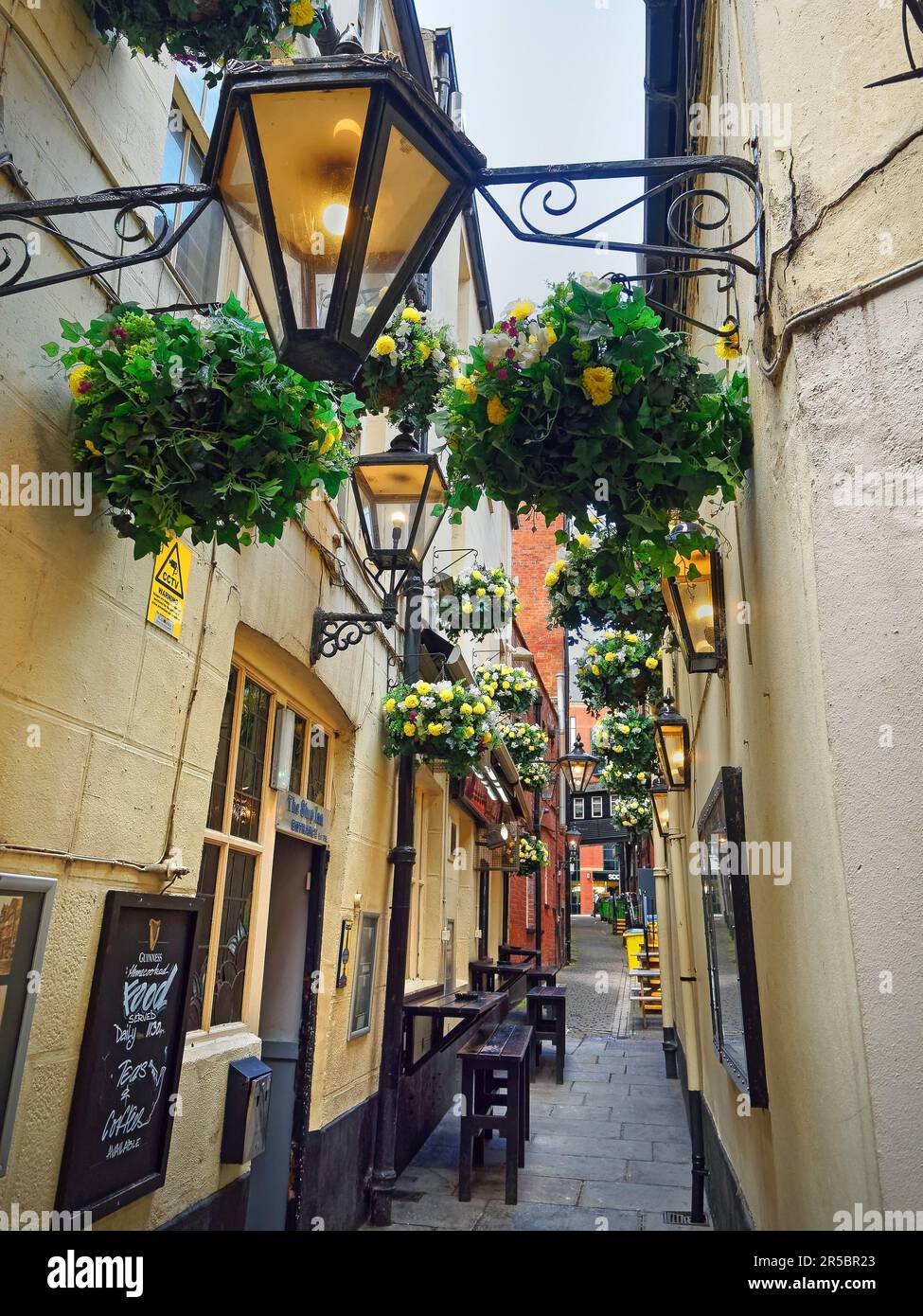 UK, West Yorkshire, Leeds, The Ship Inn Yard Stock Photo - Alamy