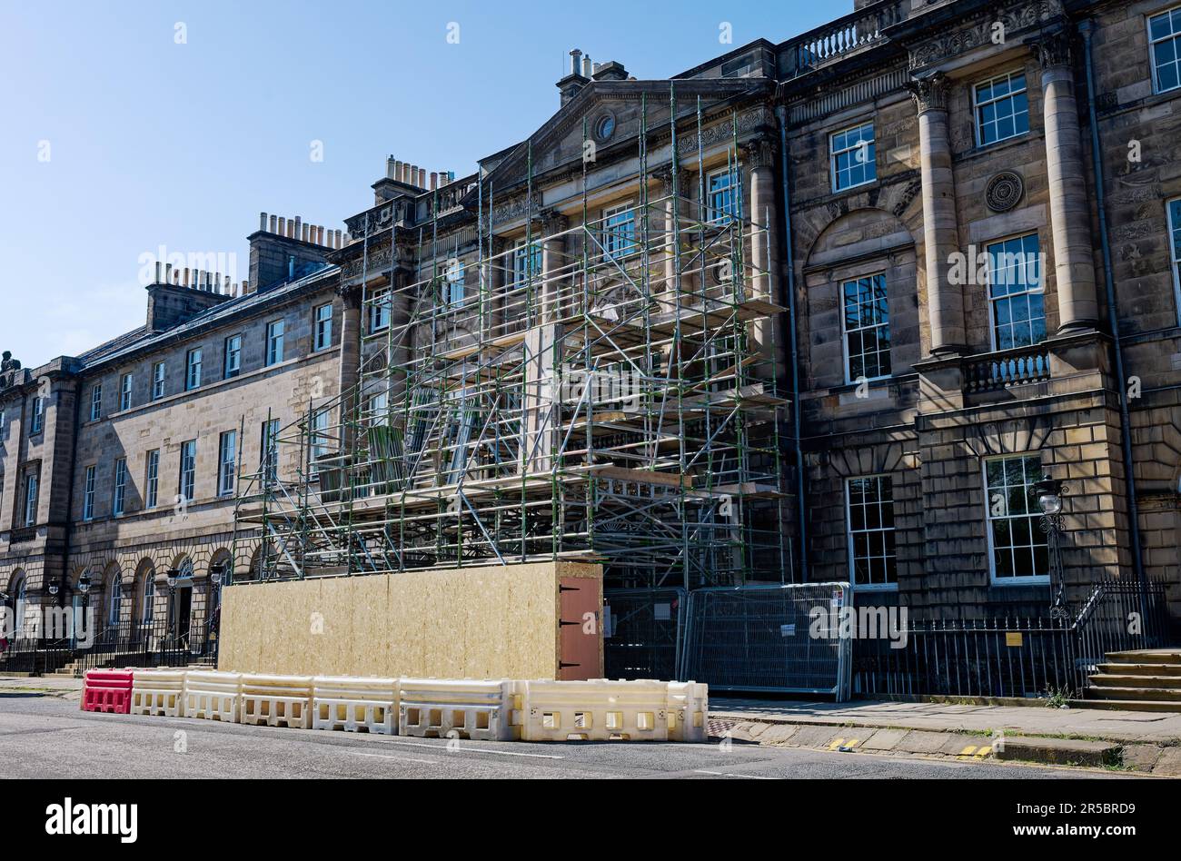 Edinburgh Scotland, UK 02 June 2023. Scaffold on the facade of Bute ...