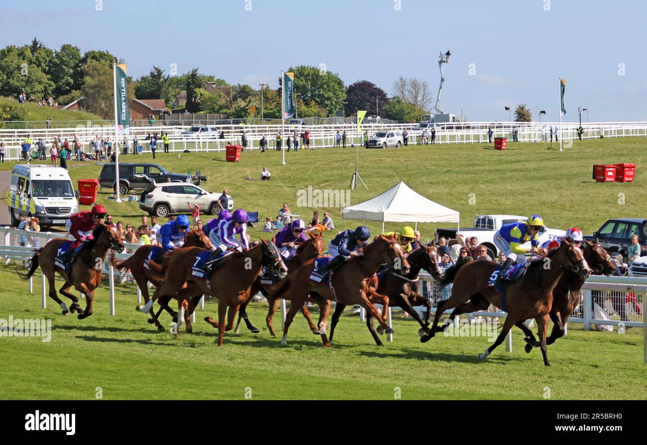 Oaks day races hi-res stock photography and images - Alamy