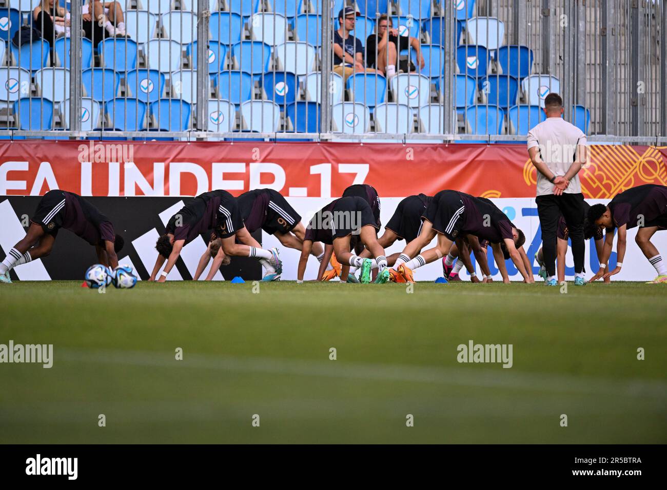 Budapest, Hungary. 02nd June, 2023. Germany U17 warm-up before the final phase Under-17 ...
