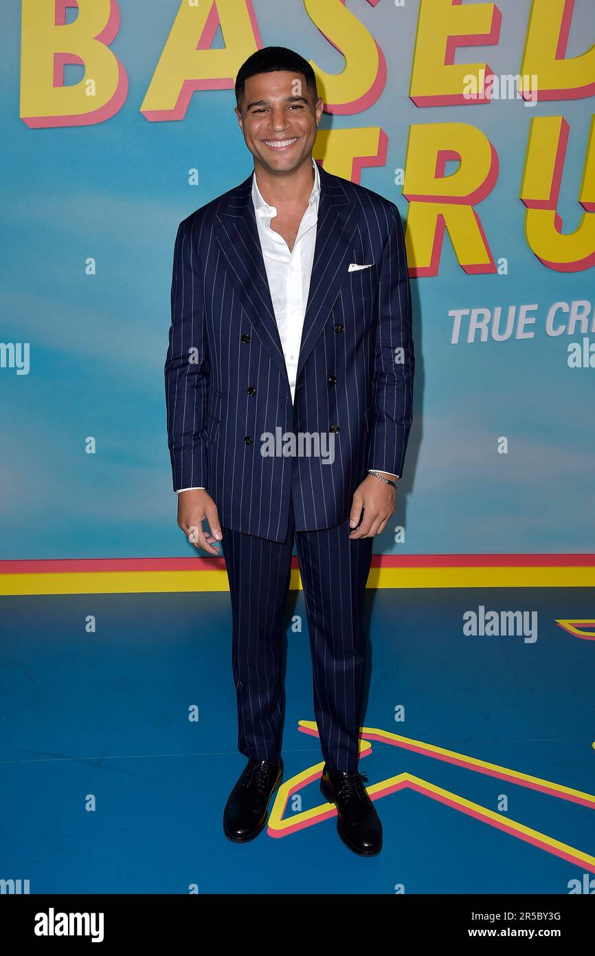 Alex Alomar Akpobome bei der Premiere der Peacock Streamingserie 'Based ...