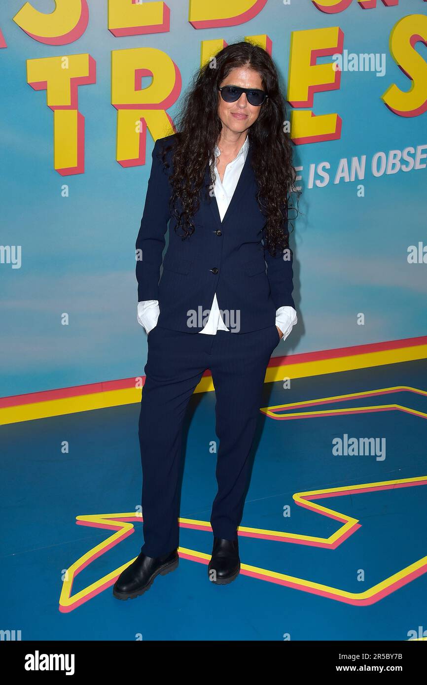 Francesca Gregorini bei der Premiere der Peacock Streamingserie 'Based ...