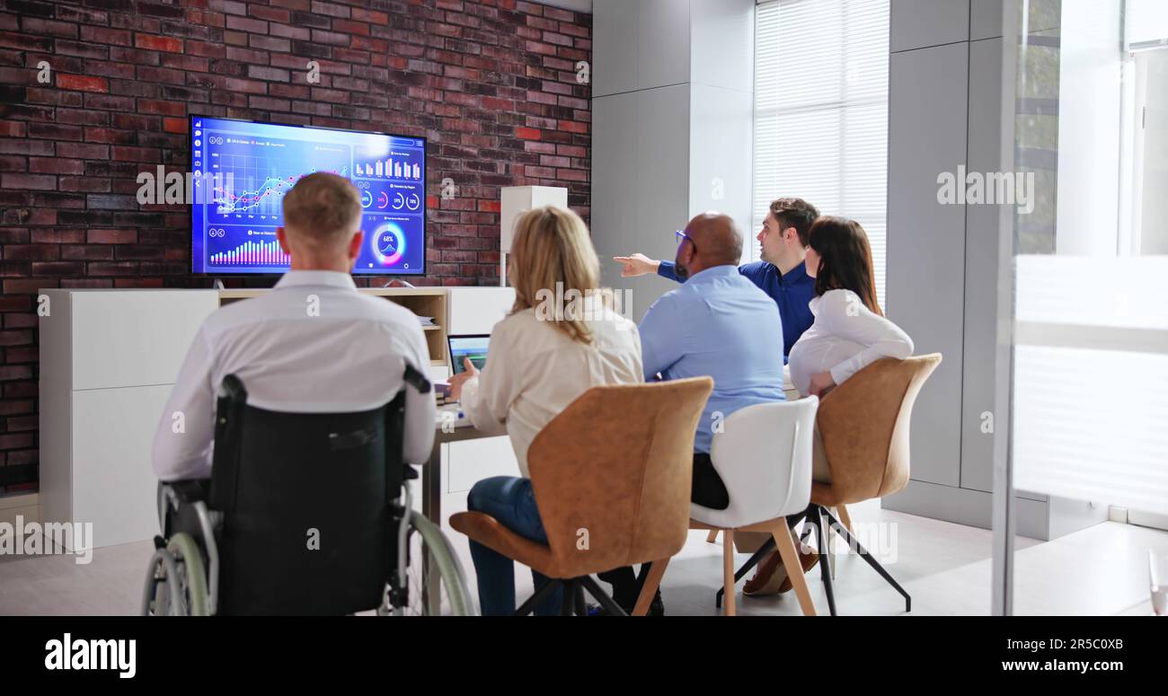Computer Data Analyst People Using Dashboard On Screen Stock Photo - Alamy