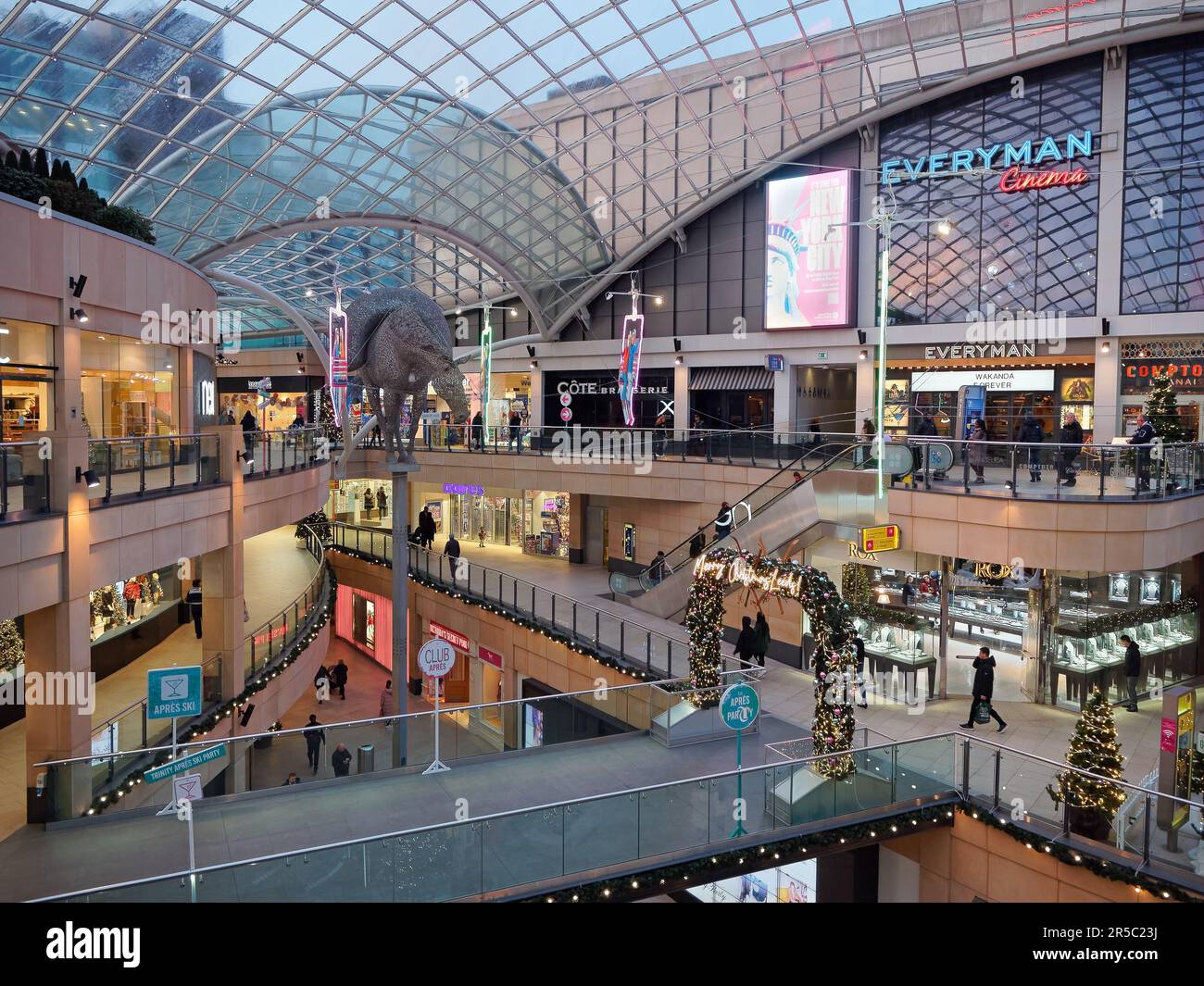Horse statue trinity centre leeds hi-res stock photography and images - Alamy