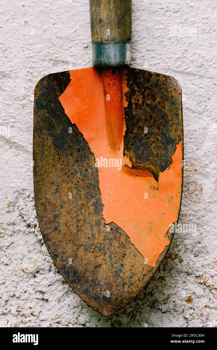 Rusted metal chipping paint hi-res stock photography and images - Alamy