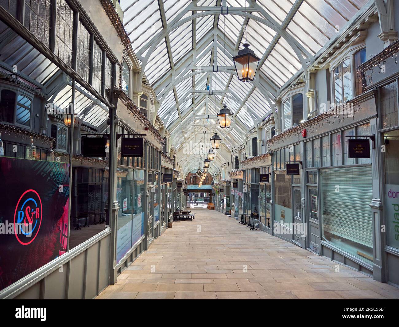 Grand arcade leeds hi-res stock photography and images - Alamy