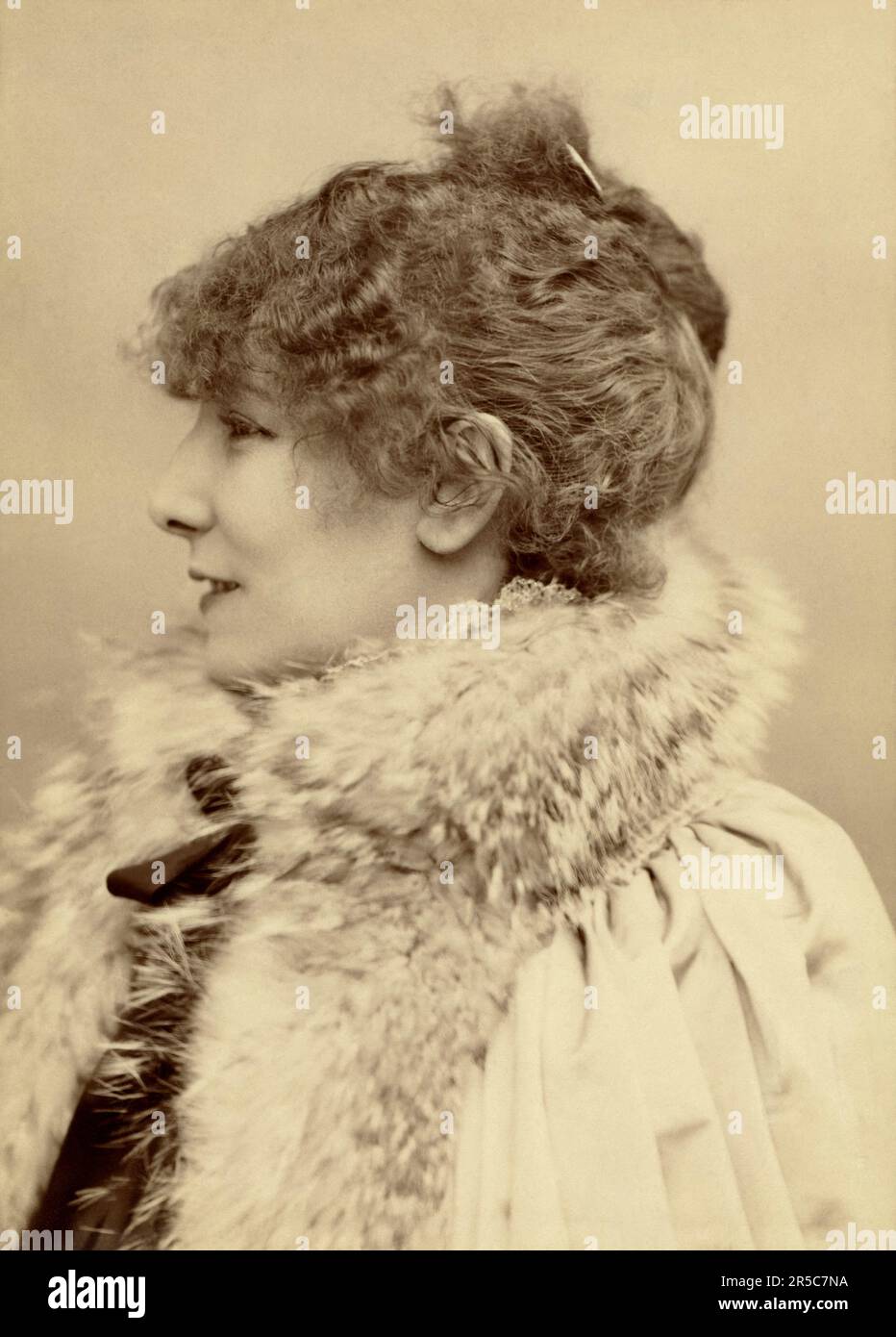 1882 ca , PARIS , FRANCE : The french most celebrated theatre actress ...