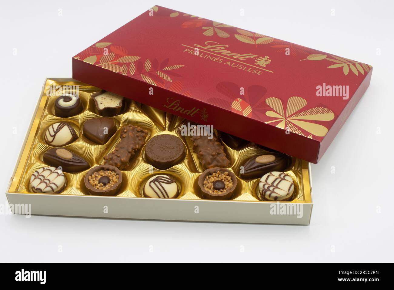 Box of Lindt praline chocolate. Swiss chocolate Stock Photo - Alamy