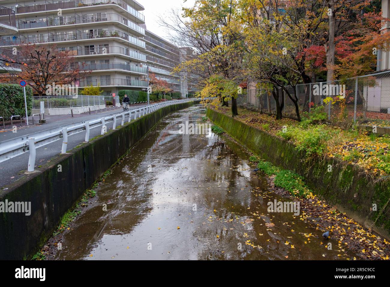 Urban waterway landscape hi-res stock photography and images - Alamy