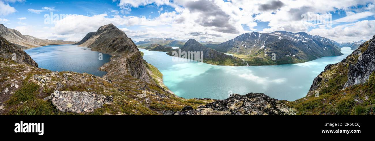 Panorama, Besseggen ridge between lakes Bessvatnet and Gjende ...