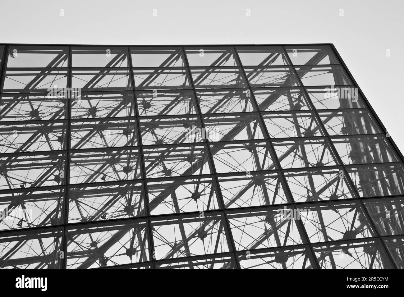 Louvre pyramid architecture Black and White Stock Photos & Images - Alamy