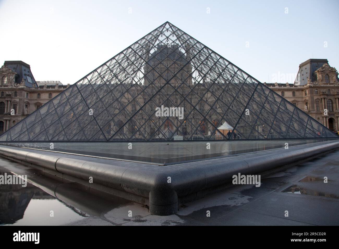 Paris - Detail of the Louvre Pyramid close to main entrance Stock Photo ...