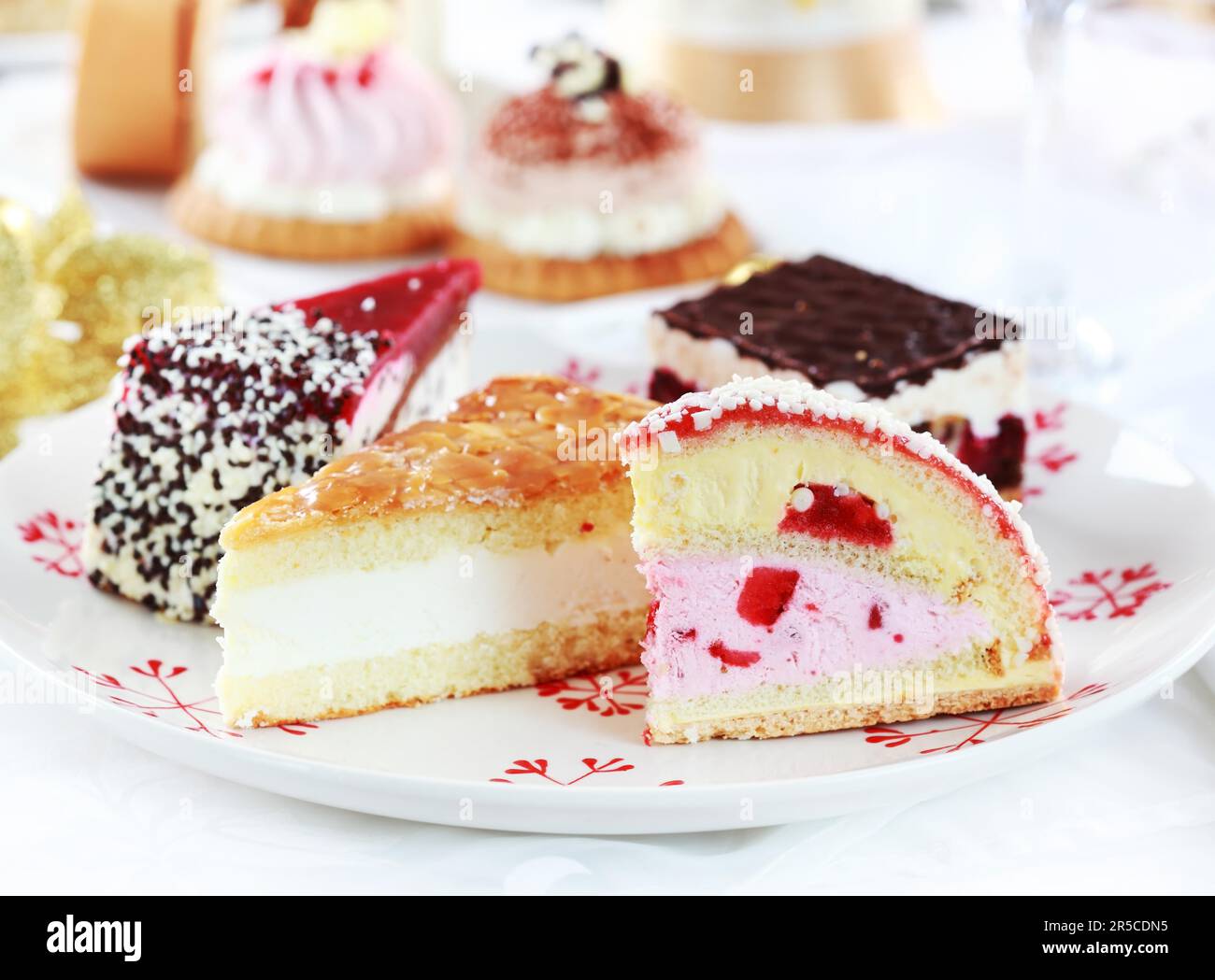 Diverse torte hi-res stock photography and images - Alamy