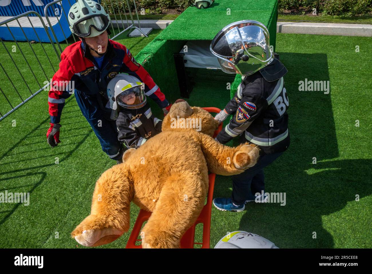 Moscow, Russia. 2nd of June, 2023. A volunteer of the All-Russian ...