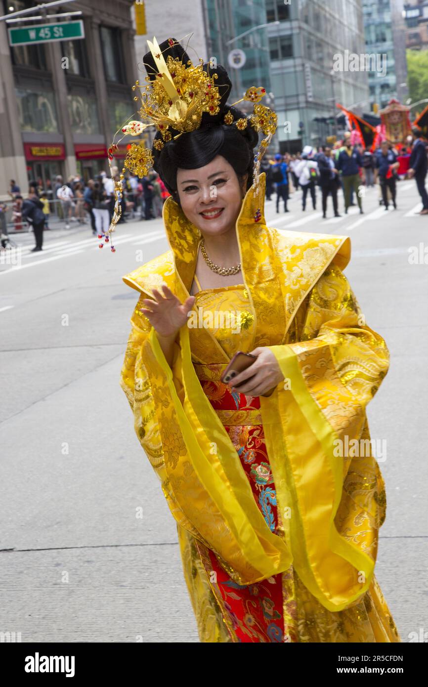 2023 Asian American Pacific Islander Heritage Parade in NYC marches up ...