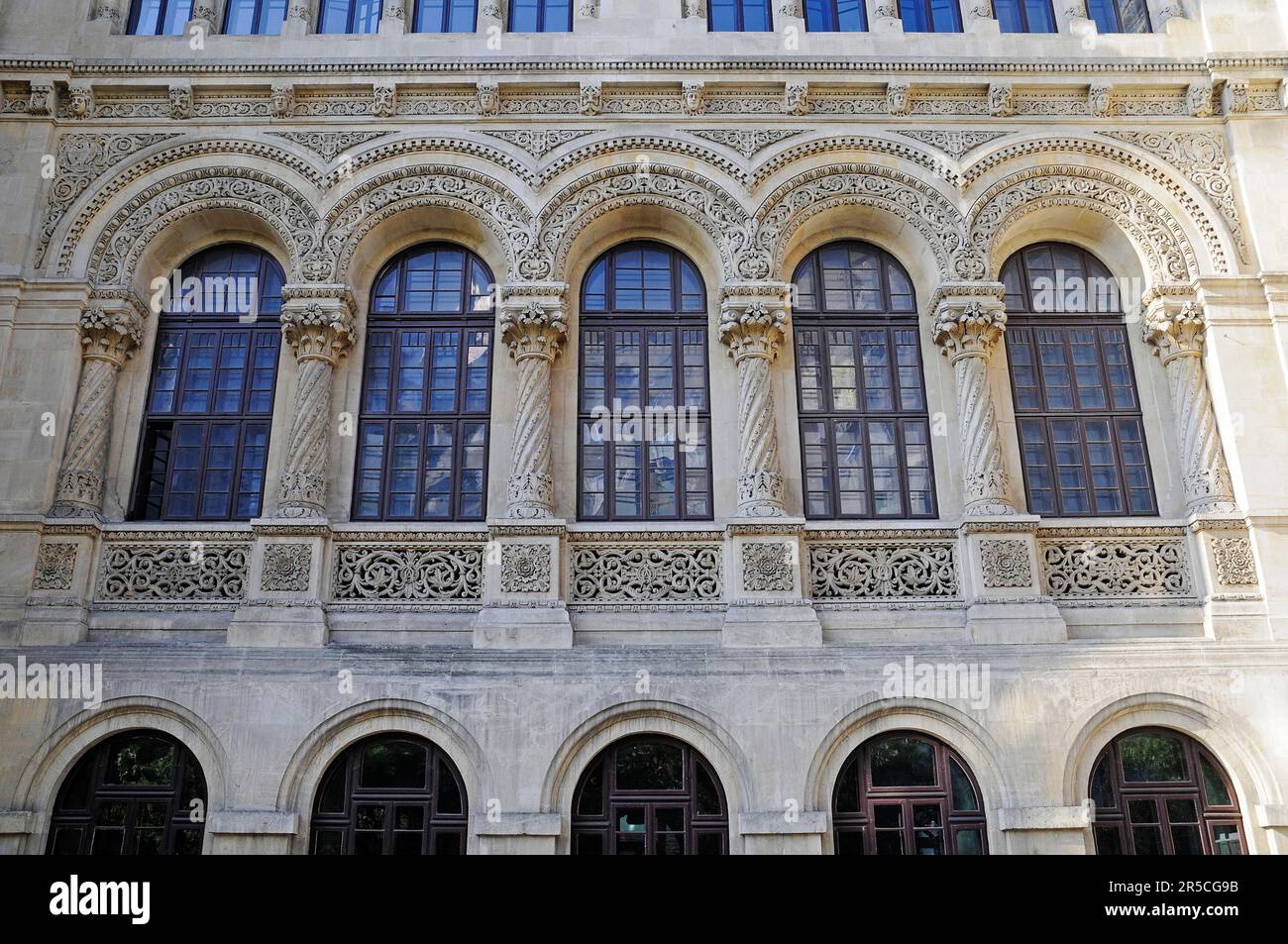 Romania bucharest european hi-res stock photography and images - Alamy