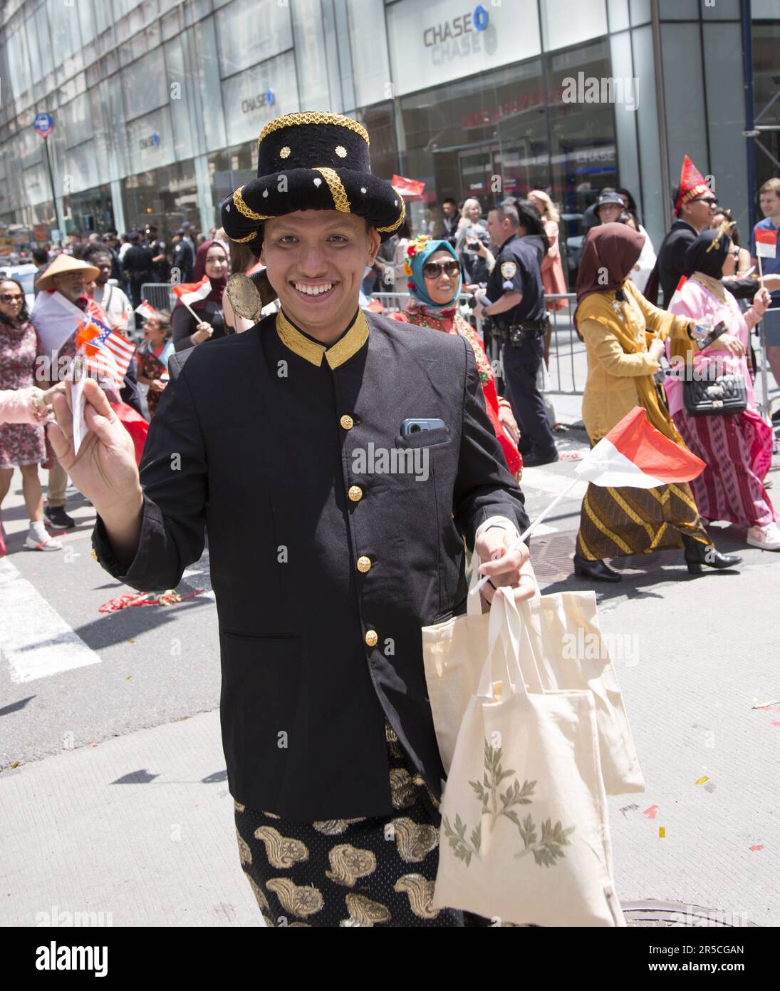 2023 Asian American Pacific Islander Heritage Parade in NYC marches up ...