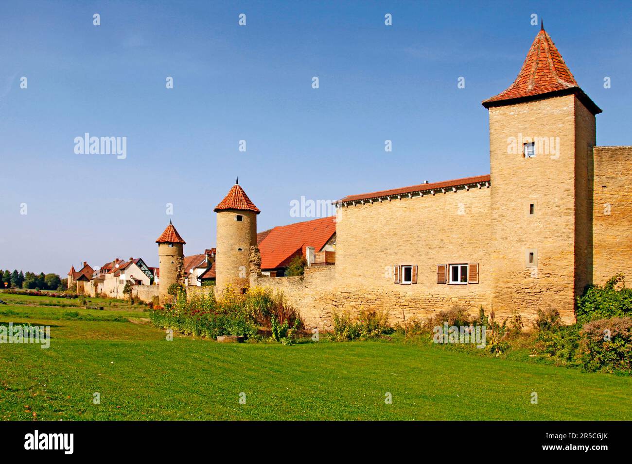 Medieval town wall, defence towers, Mainbernheim, Lower Franconia ...