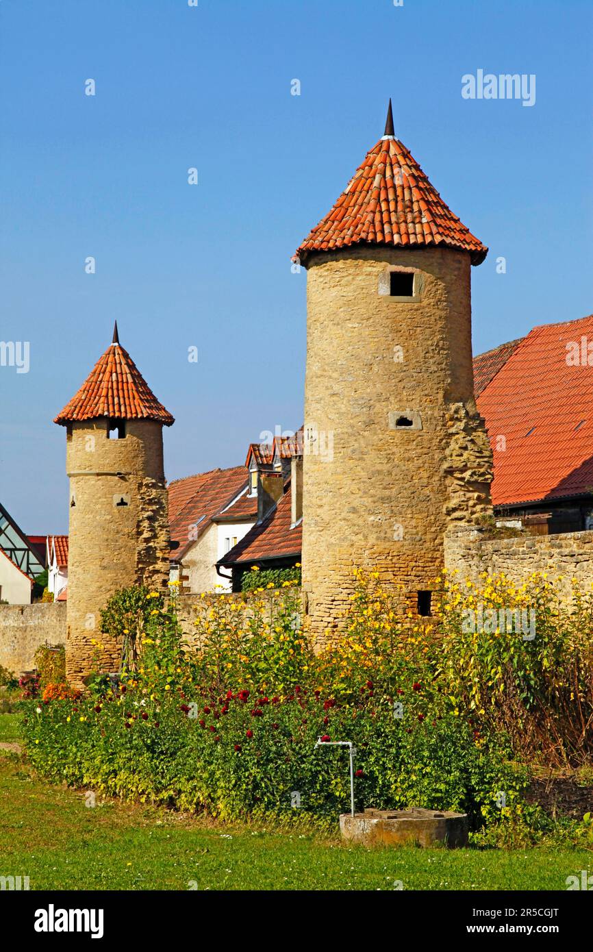 Medieval town wall, defence towers, Mainbernheim, Lower Franconia ...