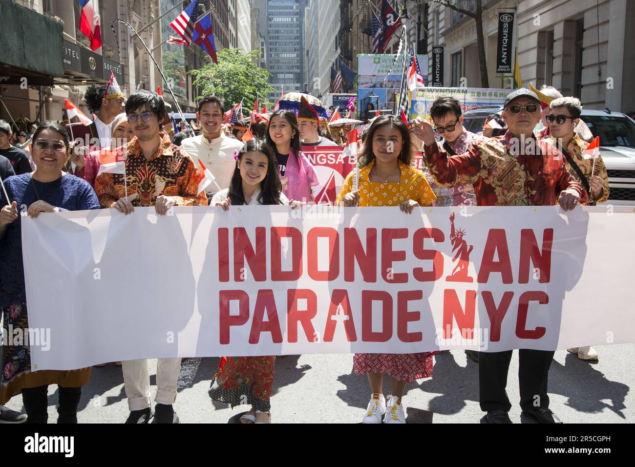 2023 Asian American Pacific Islander Heritage Parade in NYC marches up ...