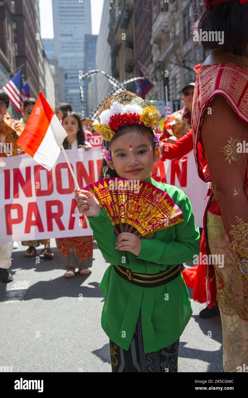 2023 Asian American Pacific Islander Heritage Parade in NYC marches up ...