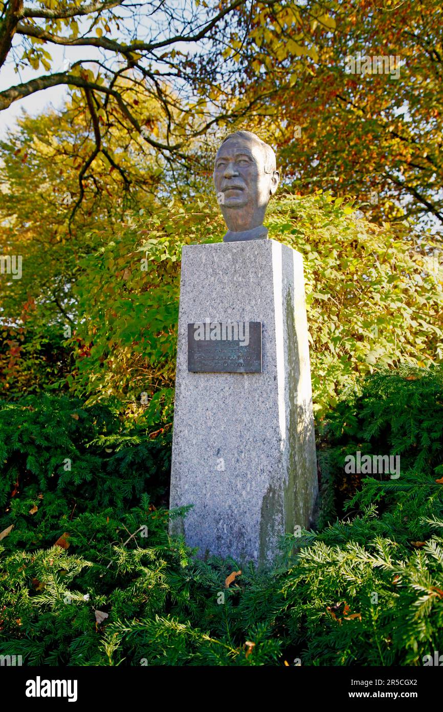 Spa garden, bust of Prof. Dr. Kurt Sauer, 1917-1986, Bad Schoenborn ...
