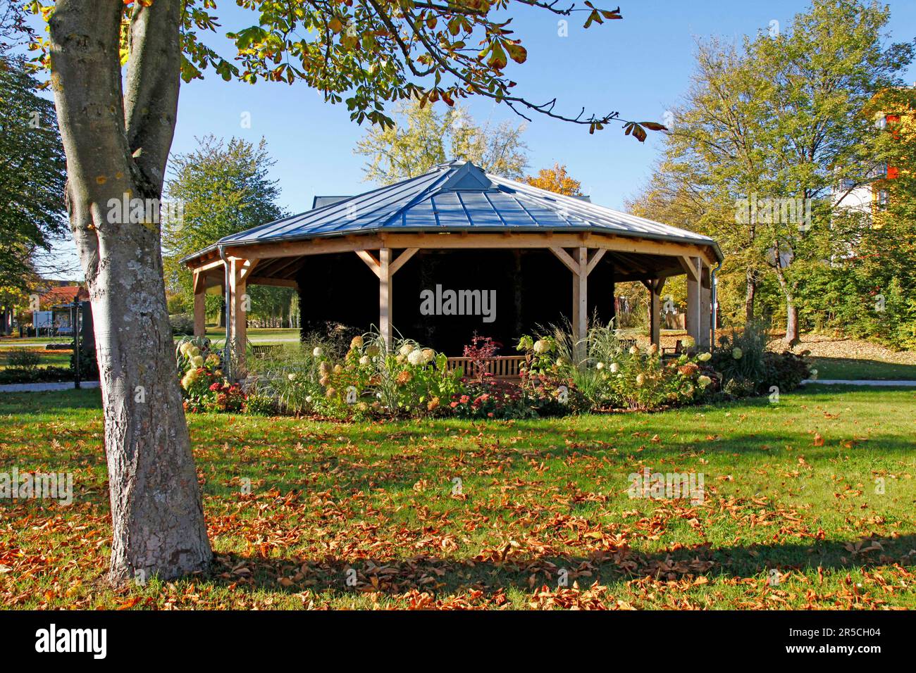 Spa park, graduation pavilion, Bad Koenigshofen, Lower Franconia ...