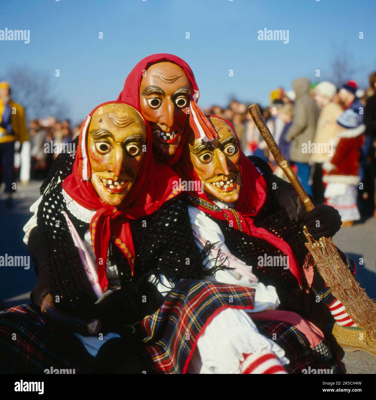 Five witches hi-res stock photography and images - Alamy