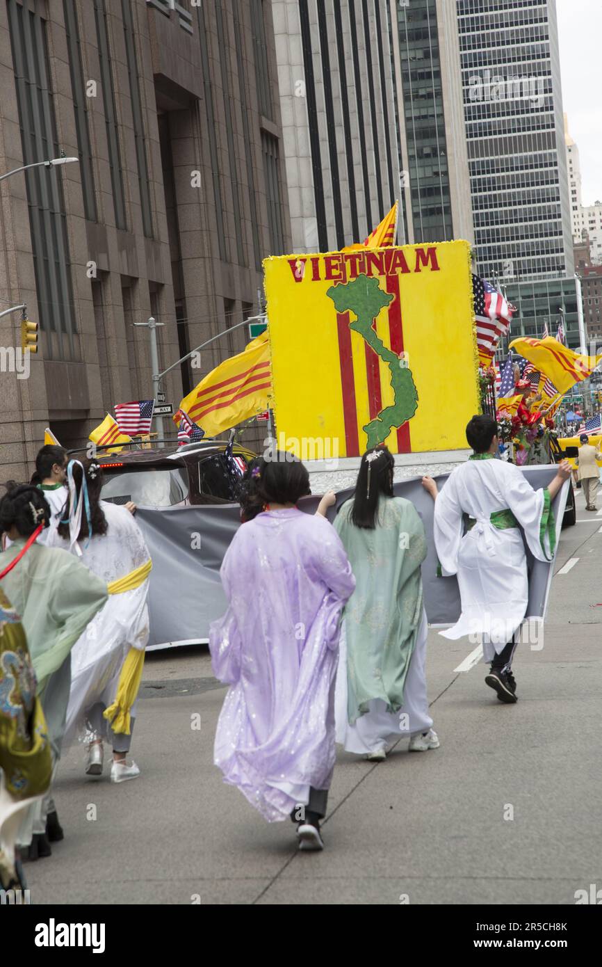 2023 Asian American Pacific Islander Heritage Parade in NYC marches up ...