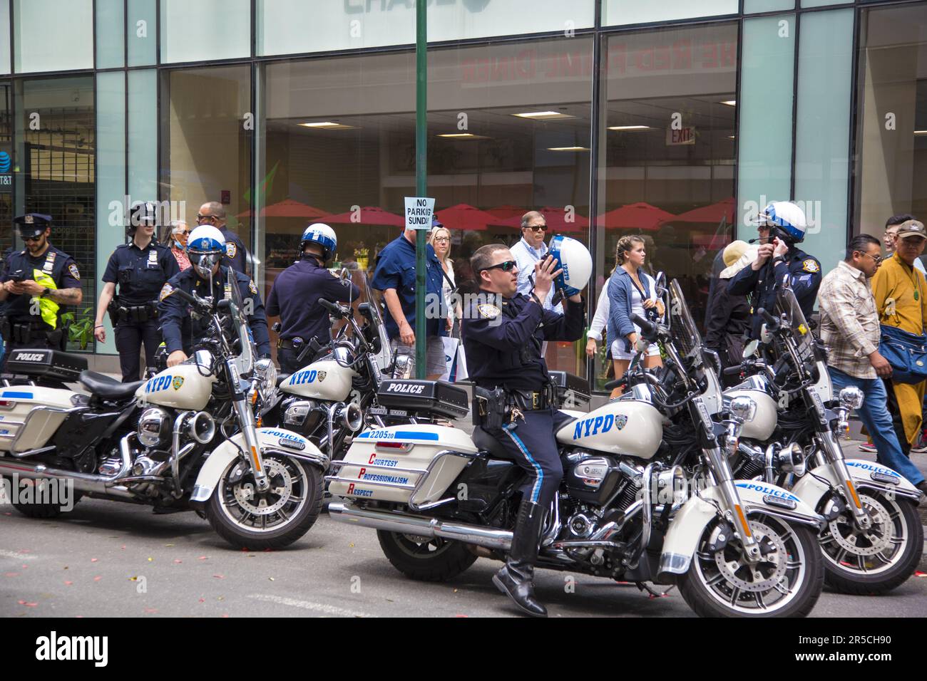 2023 Asian American Pacific Islander Heritage Parade in NYC marches up ...