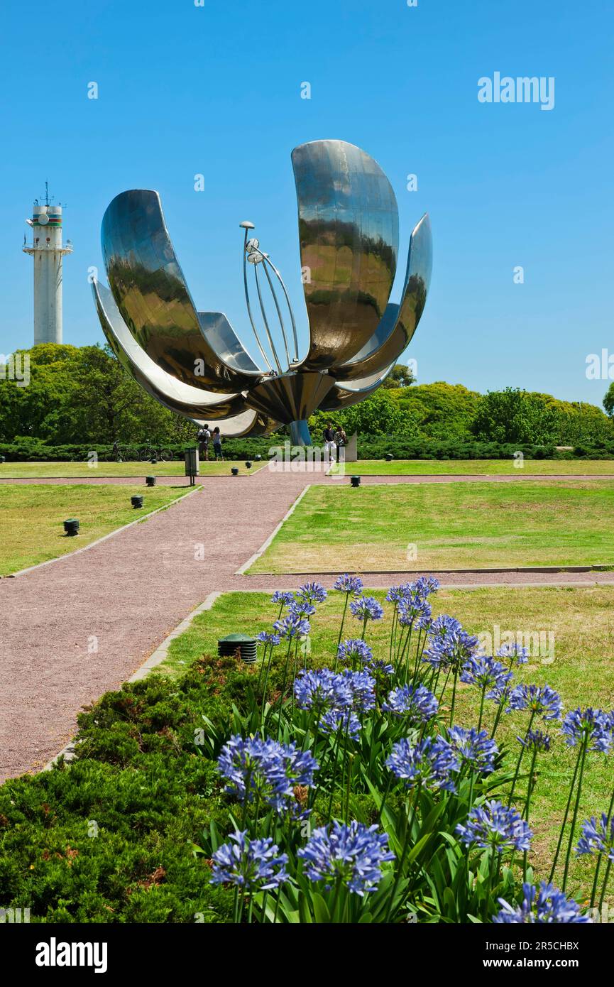 Floralis Generica, metal flower sculpture, United Nations Plaza, Buenos ...