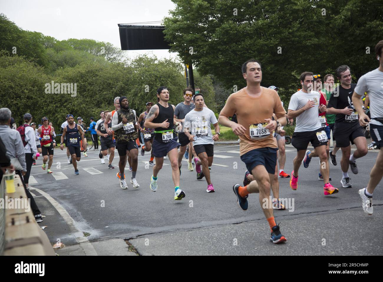 Runners come out of Prospect Park at the half way point of the Brooklyn ...