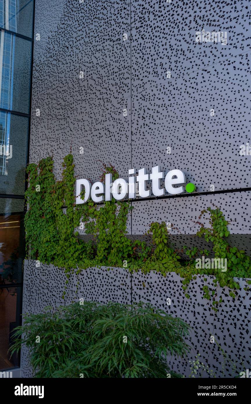 Deloitte logo hi-res stock photography and images - Alamy