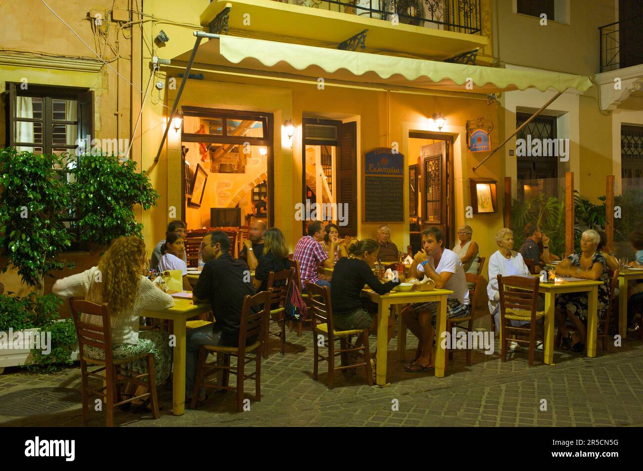 Taverna in the old town of Chania, Crete, Greece Stock Photo - Alamy