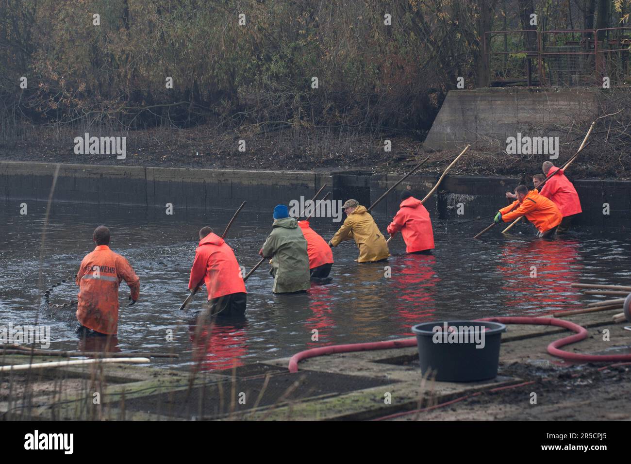 Drained basin hi-res stock photography and images - Alamy