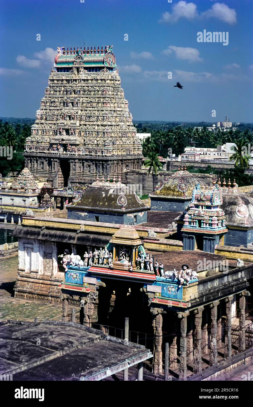Thousand pillared hall and north tower gopuram in Thillai Nataraja ...