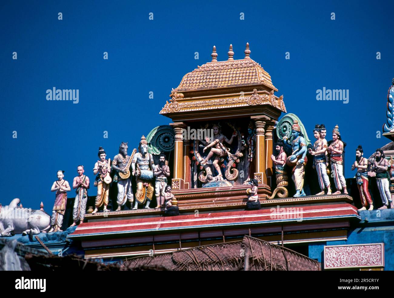 Stucco work in Thillai Nataraja temple in Chidambaram, Tamil Nadu ...