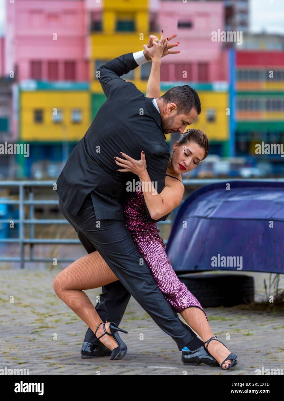 Tango dancers in Caminito, La Boca, Buenos Aires Stock Photo - Alamy