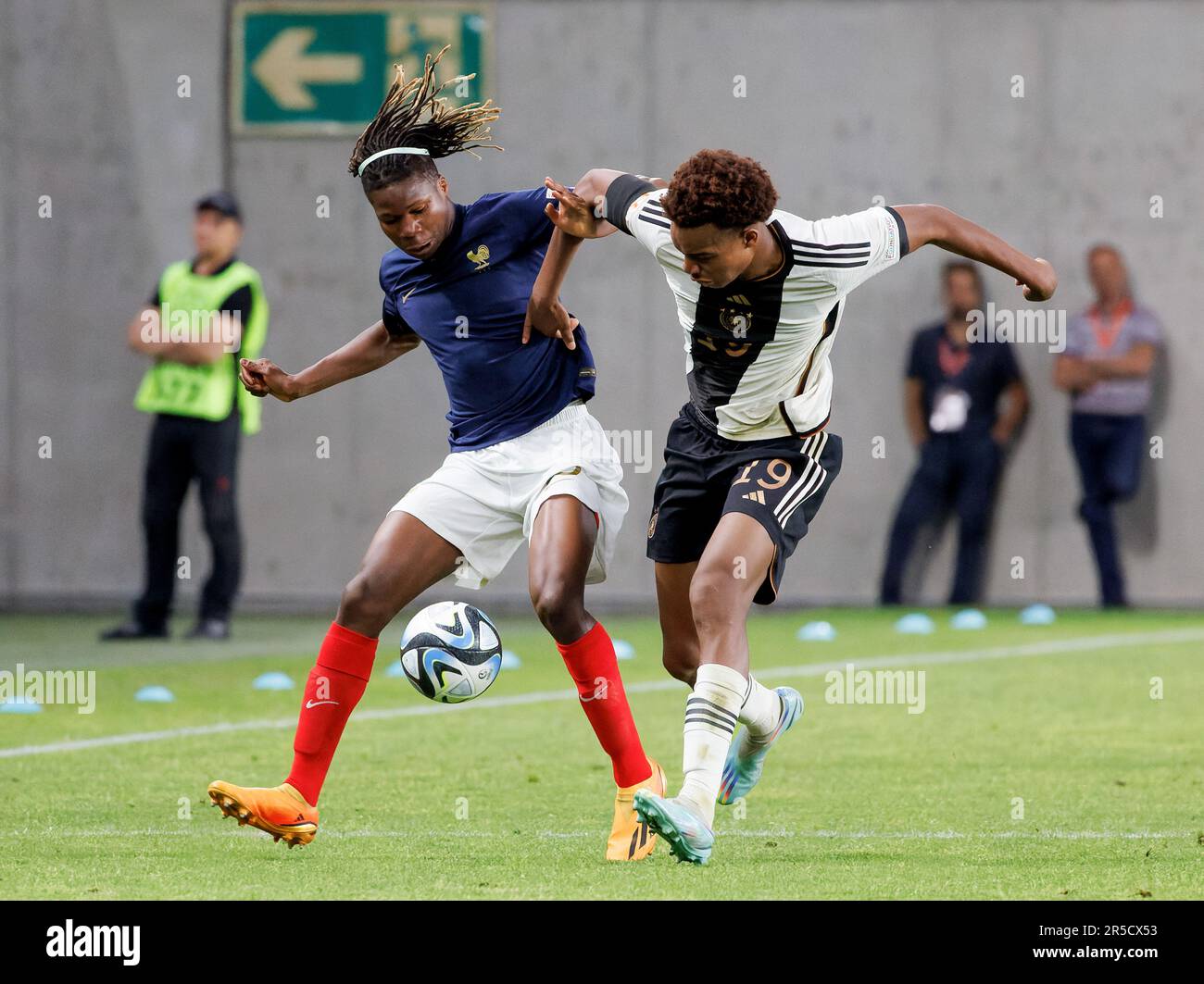 Budapest, Hungary. 2nd June, 2023. Fode Sylla of France fights for the ...