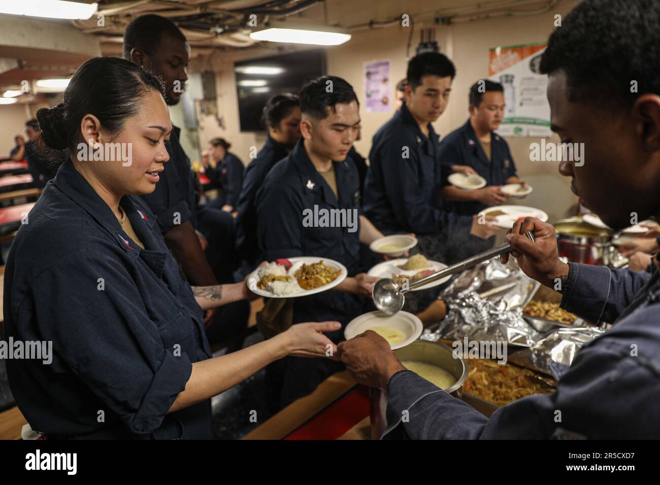 Military mess hall operations hi-res stock photography and images - Alamy