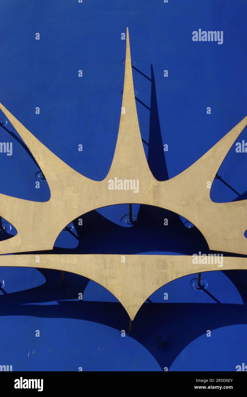 Gold rising sun motif hi-res stock photography and images - Alamy