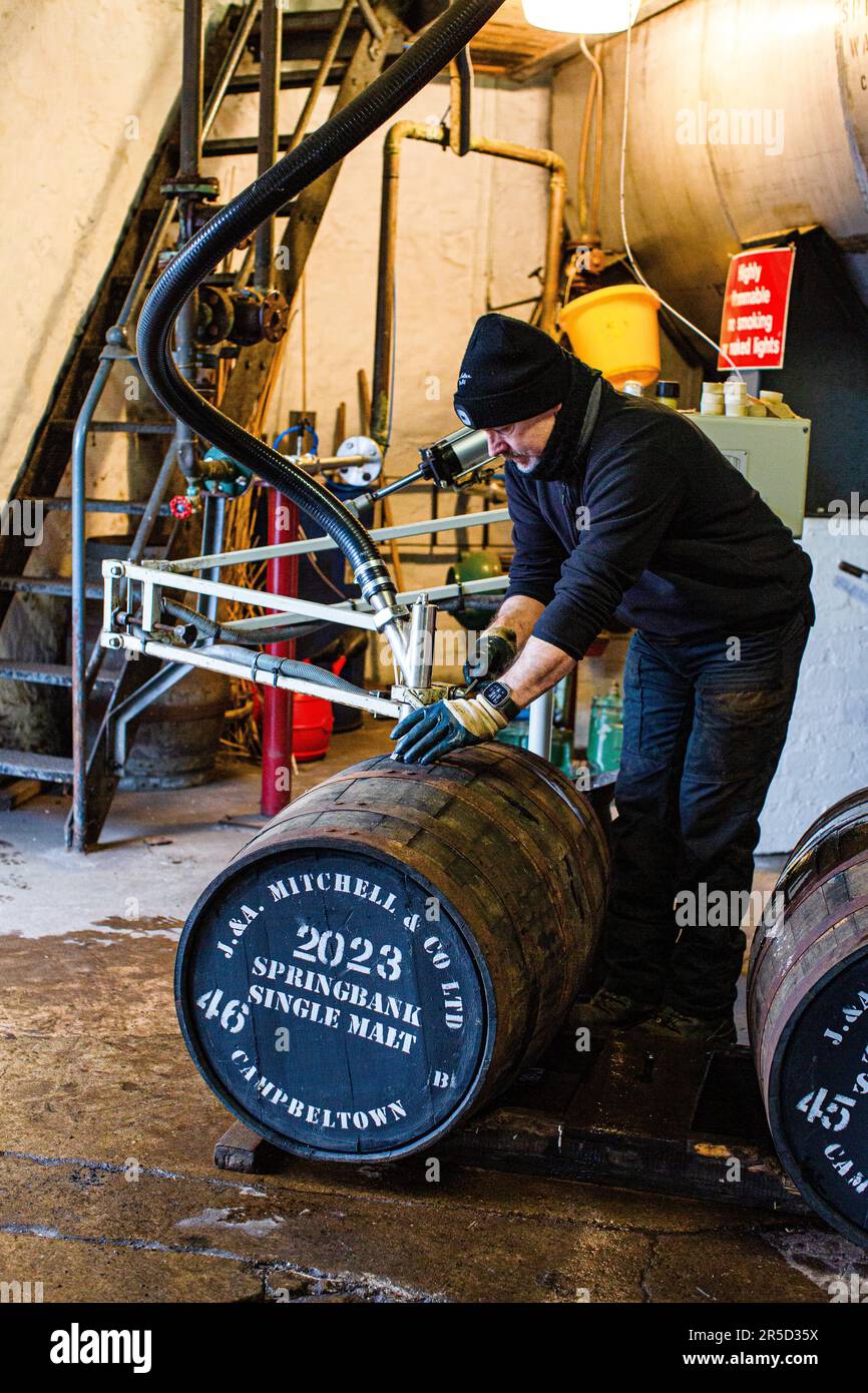 Filling whisky cask hi-res stock photography and images - Alamy