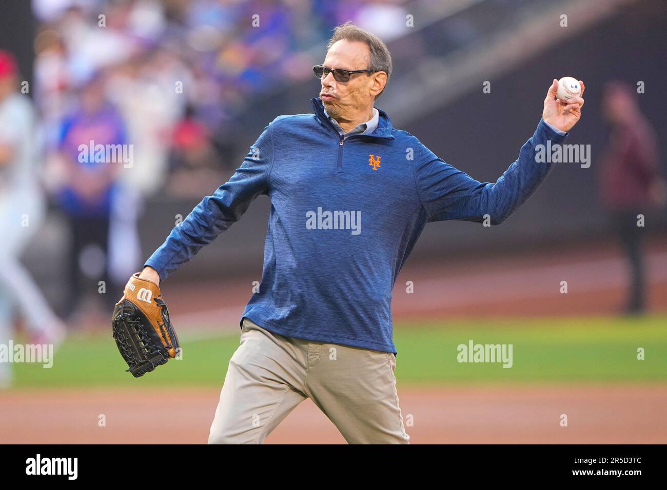 FLUSHING, NY - MAY 31: Mets Broadcast Announcer Howie Rose throws out ...