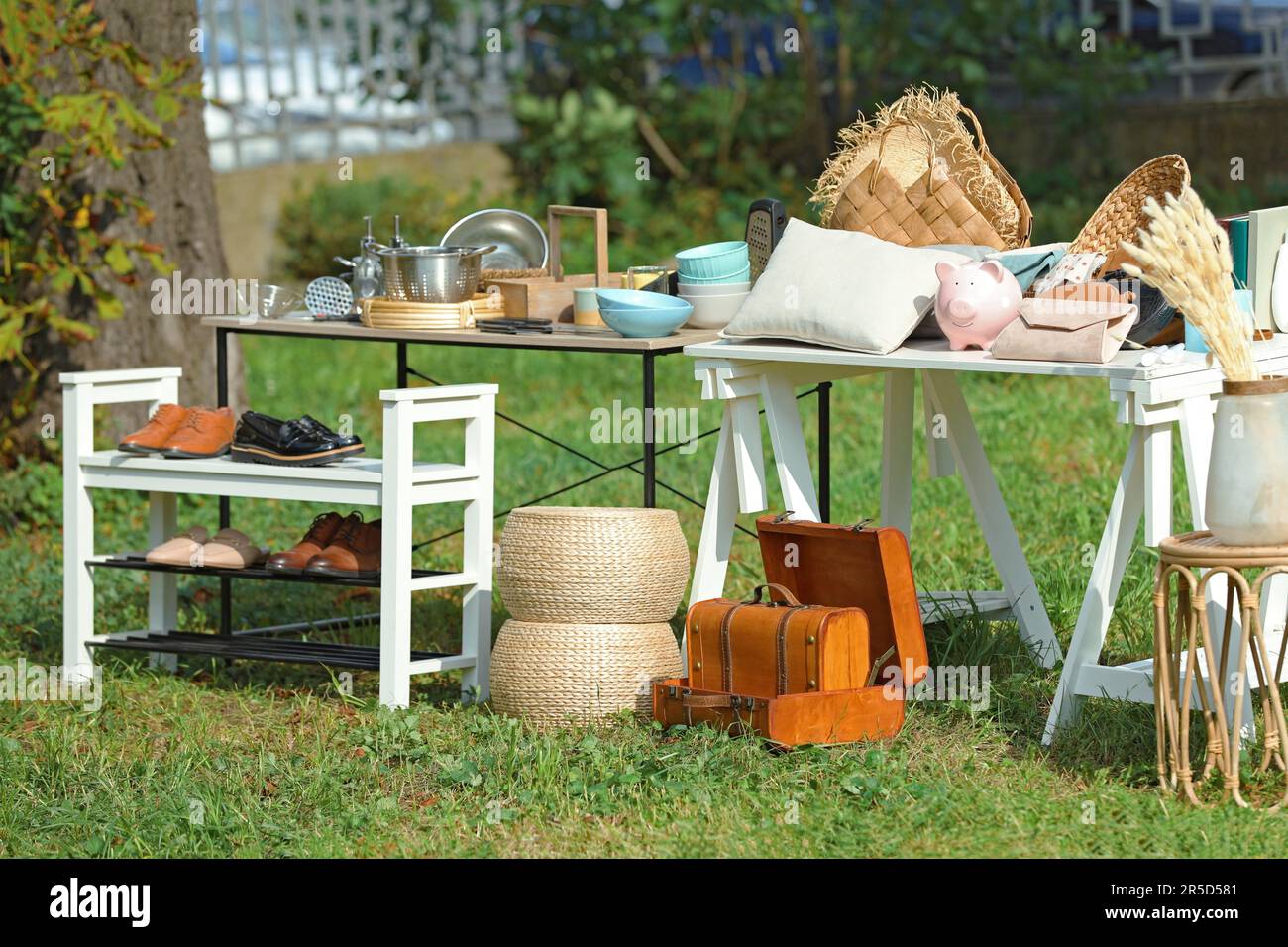 Vintage items basket sale hi-res stock photography and images - Alamy