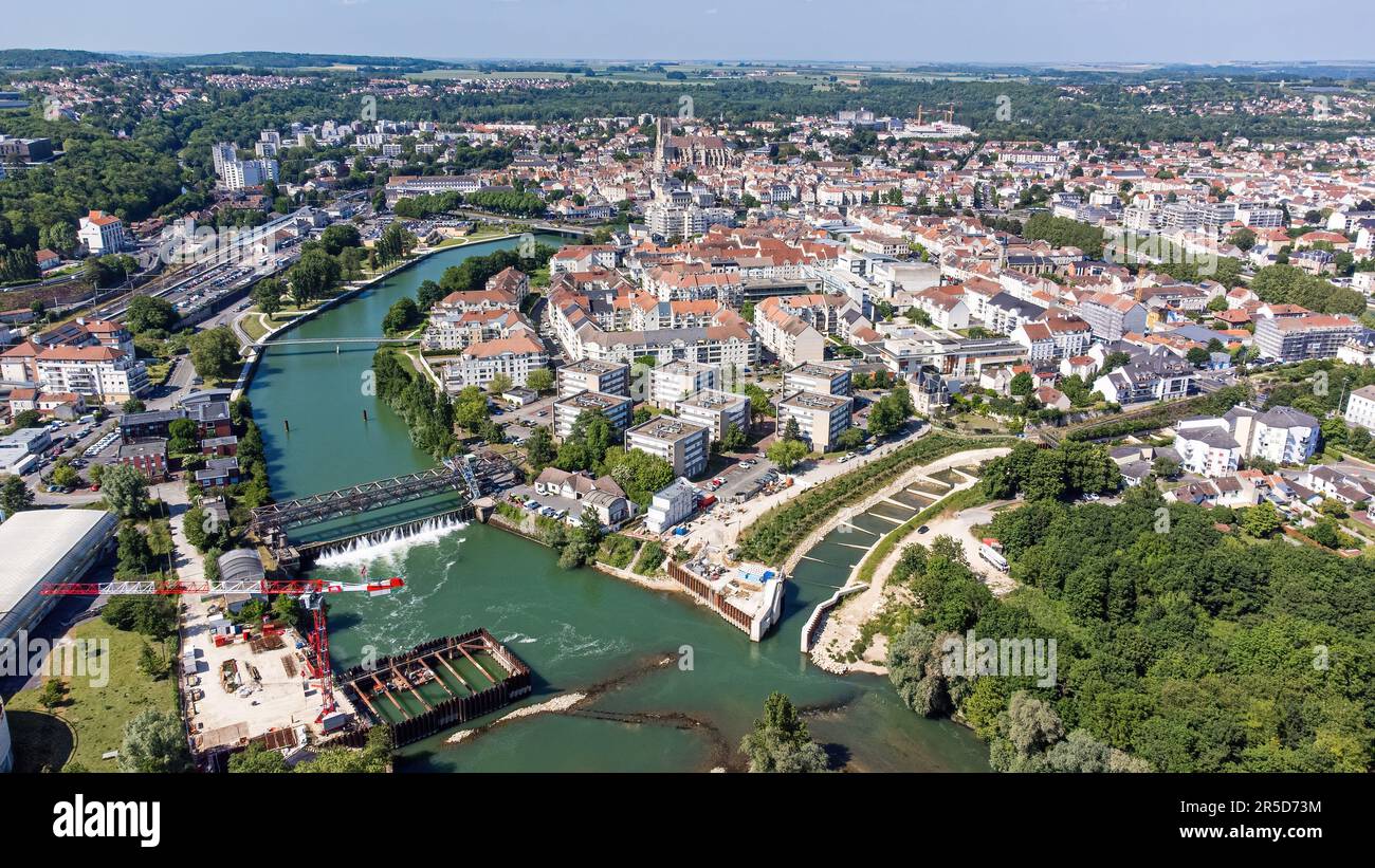 Aerial view of the construction of the new dam of Meaux in the Marne ...