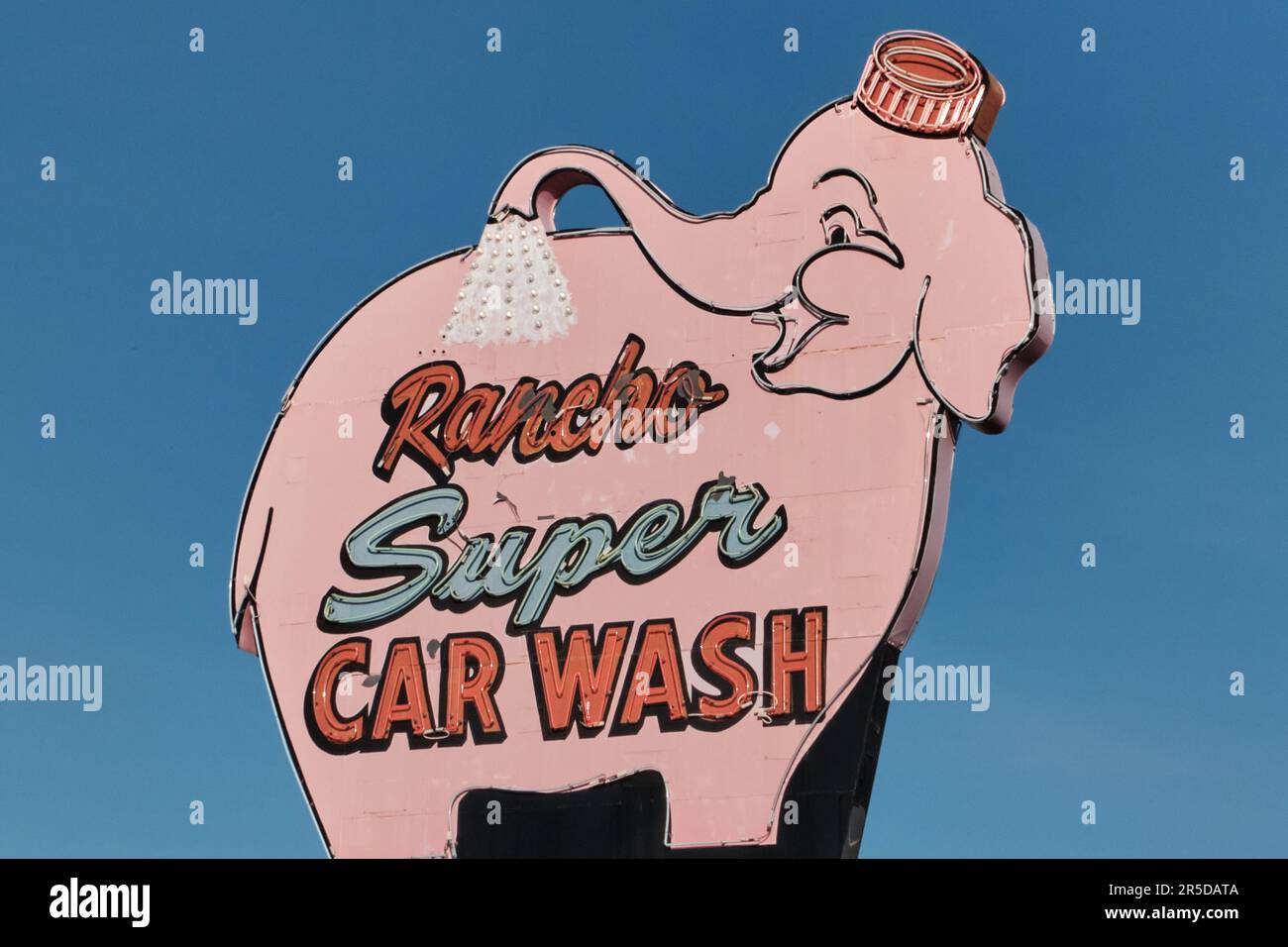 Elephant super car wash sign hi-res stock photography and images - Alamy